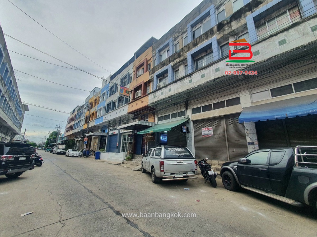 09575, อาคารพาณิชย์ 3.5 ชั้น (2 คูหาติดกัน) โครงการ เค.ซี.ร่มเกล้าวิลล์ ...